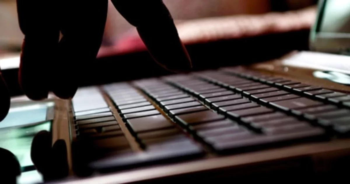 Ransoc-Desktop-Locking-Ransomware plündert örtliche Dateien und Social-Media-Profile | Proofpoint DE